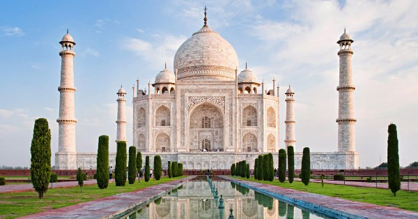 The Changing Colours Of Taj Mahal [1 min read]